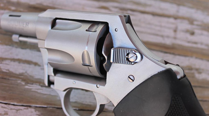 Do all charter arms revolvers take the same grips - percredits